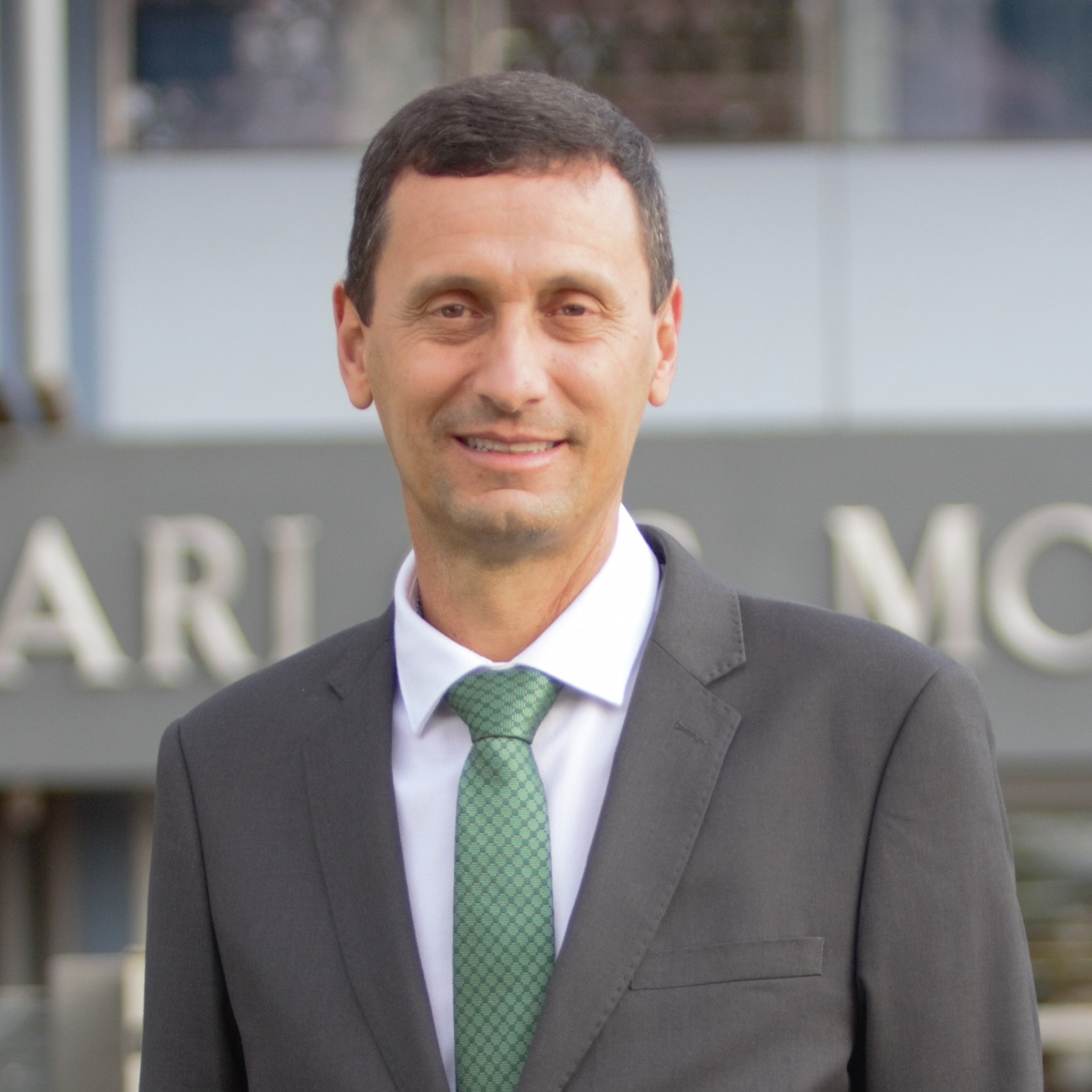 El rector de la UCR 2020-2024 es Gustavo Gutiérrez