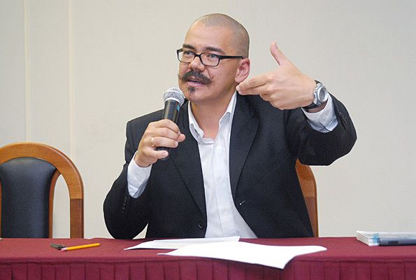 UCR lleva casi dos años sin siquiera notificar a catedrático Mainor ...