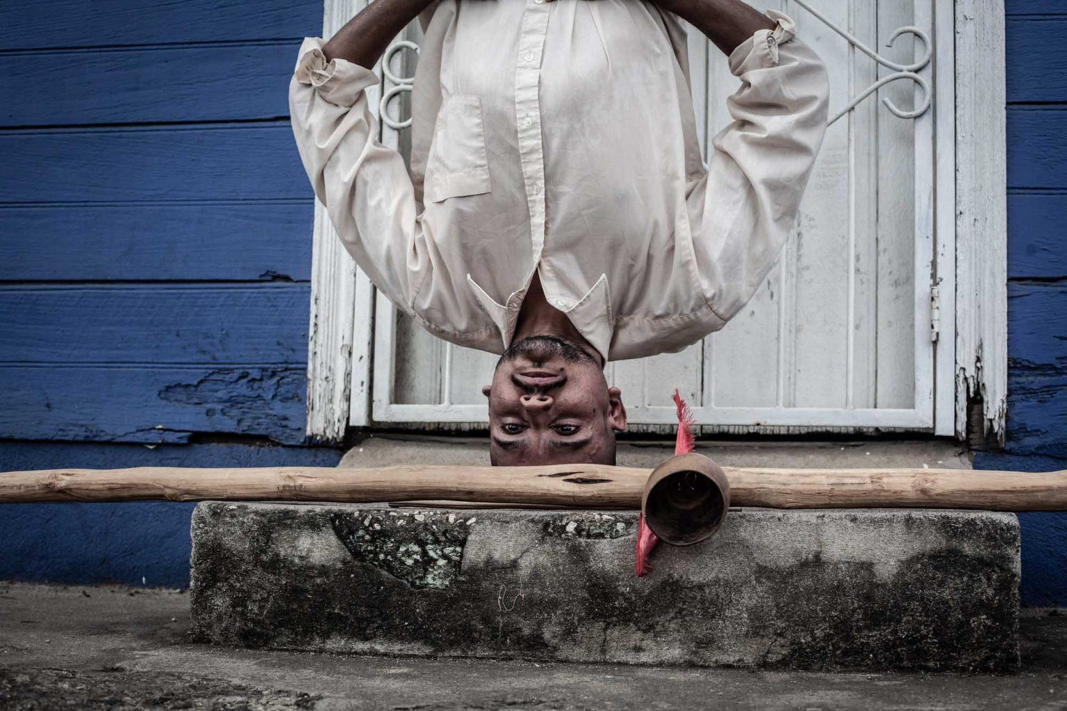 Julio Borbón, el artista que revive la historia con un quijongo